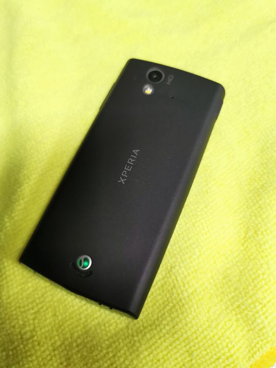 ムスビー｜ブラック Sony Ericsson Xperia st18i (Ray) 4.0.4【Xperia ray SIMフリー】￥4,999