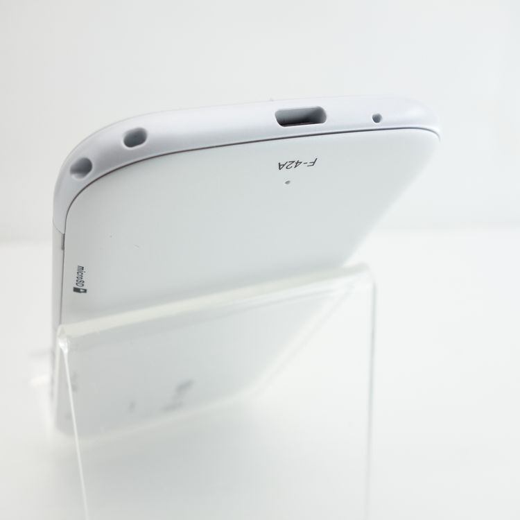 ムスビー｜【SIMフリー】らくらくスマートフォン F-42A ホワイト 利用制限 docomo版【らくらくスマートフォン F-42A NTTドコモ】￥11,800