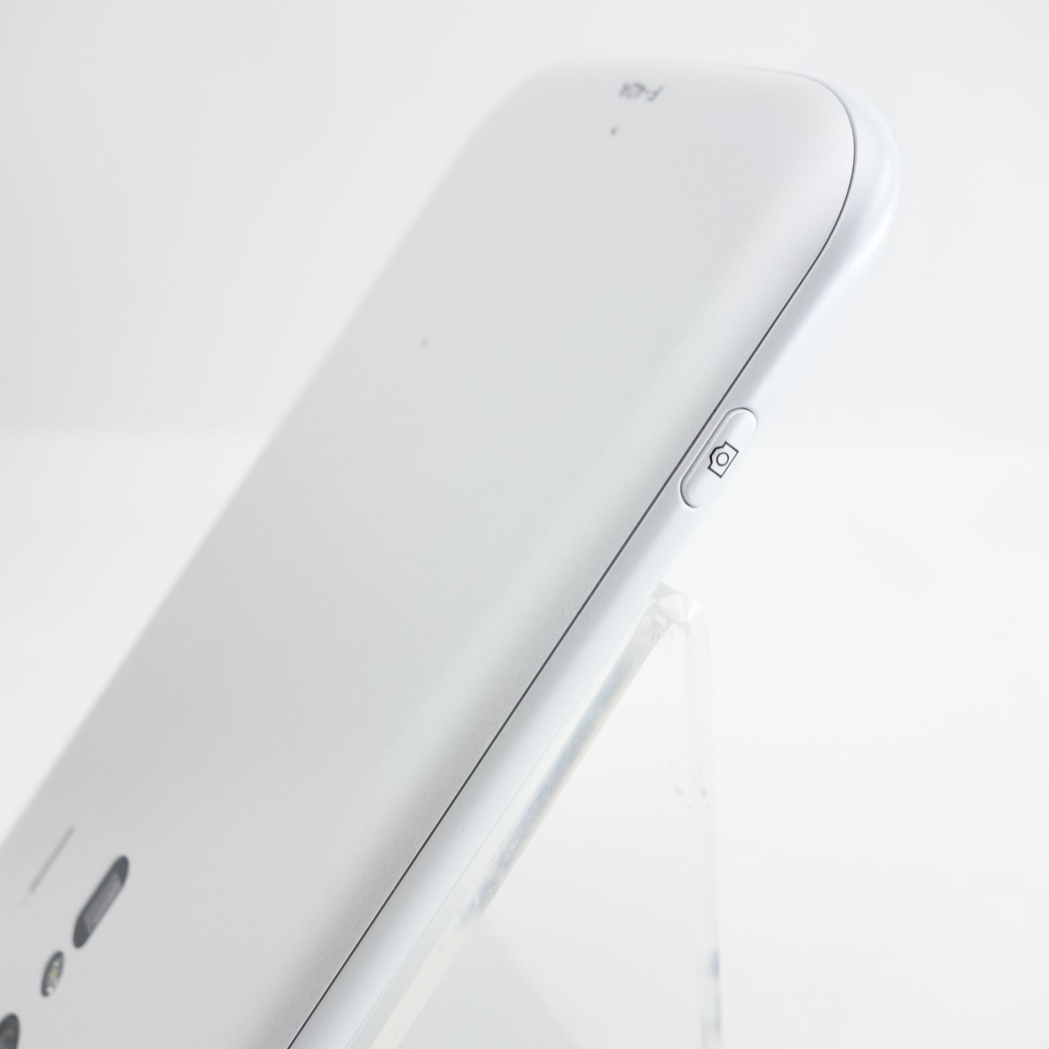 ムスビー｜【SIMフリー】らくらくスマートフォン F-42A ホワイト 利用制限 docomo版【らくらくスマートフォン F-42A NTTドコモ】￥9,800